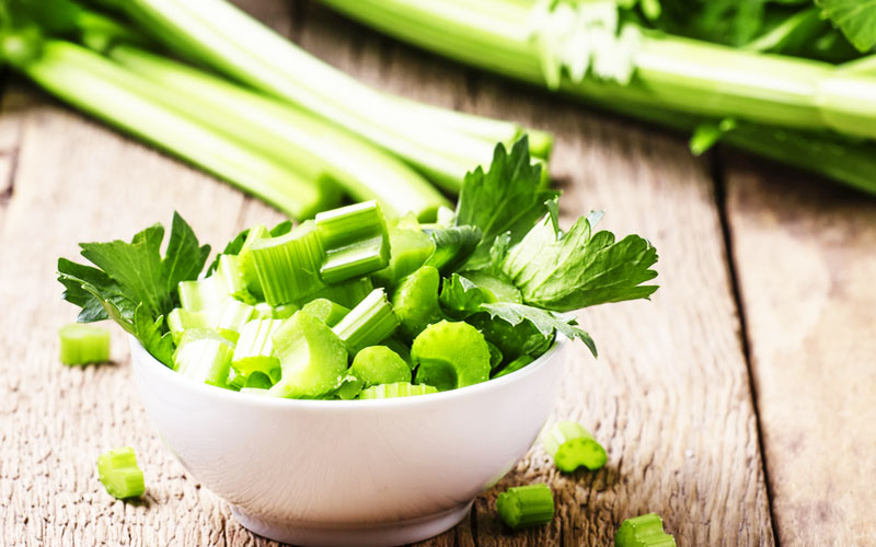 Sedano, ortaggio dalle eccezionali proprietà benefiche - Benessere ...